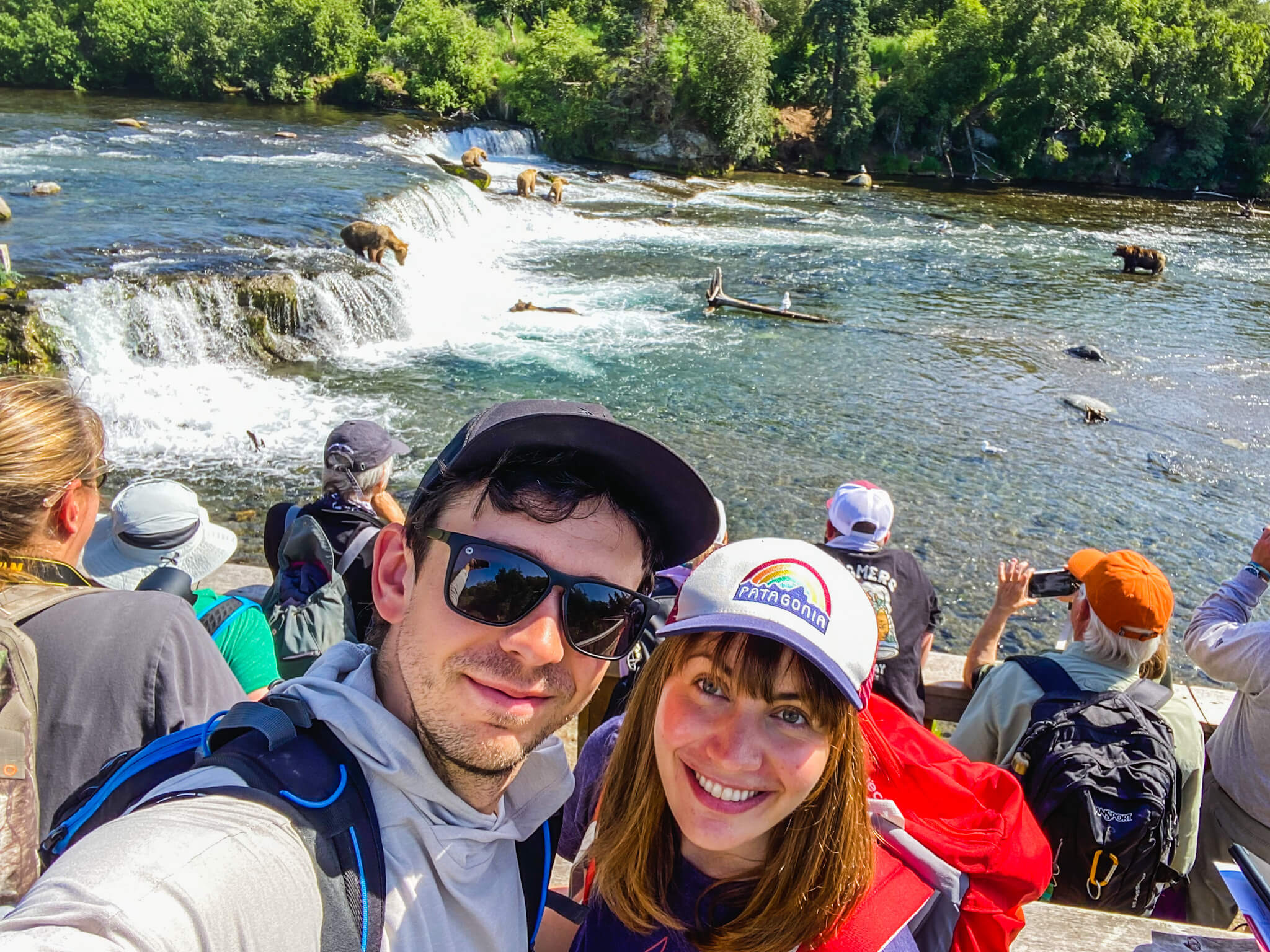Brooks Falls w Parku Narodowym Katmai na Alasce - Informator | Niceland